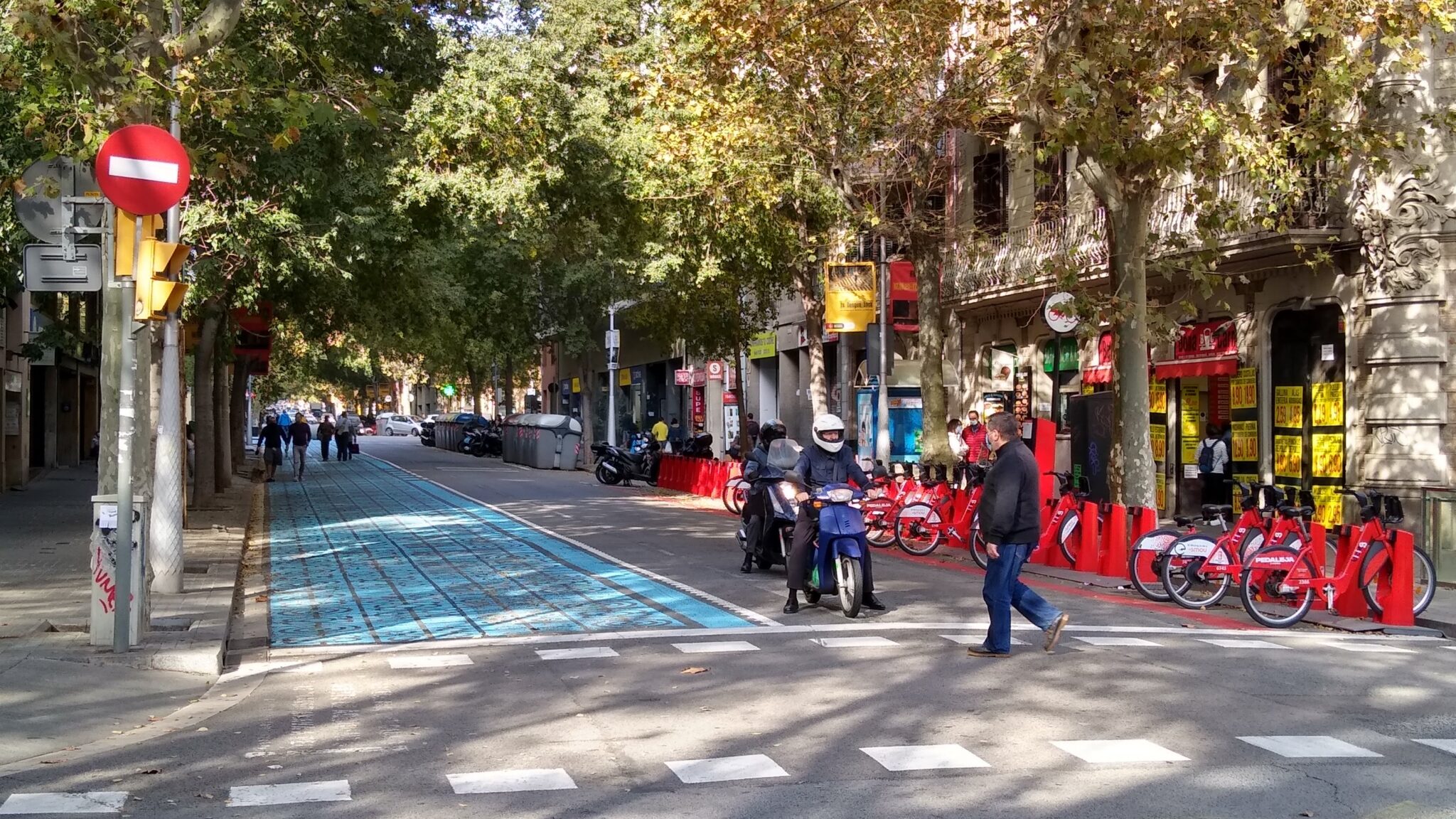 Photo Series: Public Spaces of Barcelona - Pedestrian Space