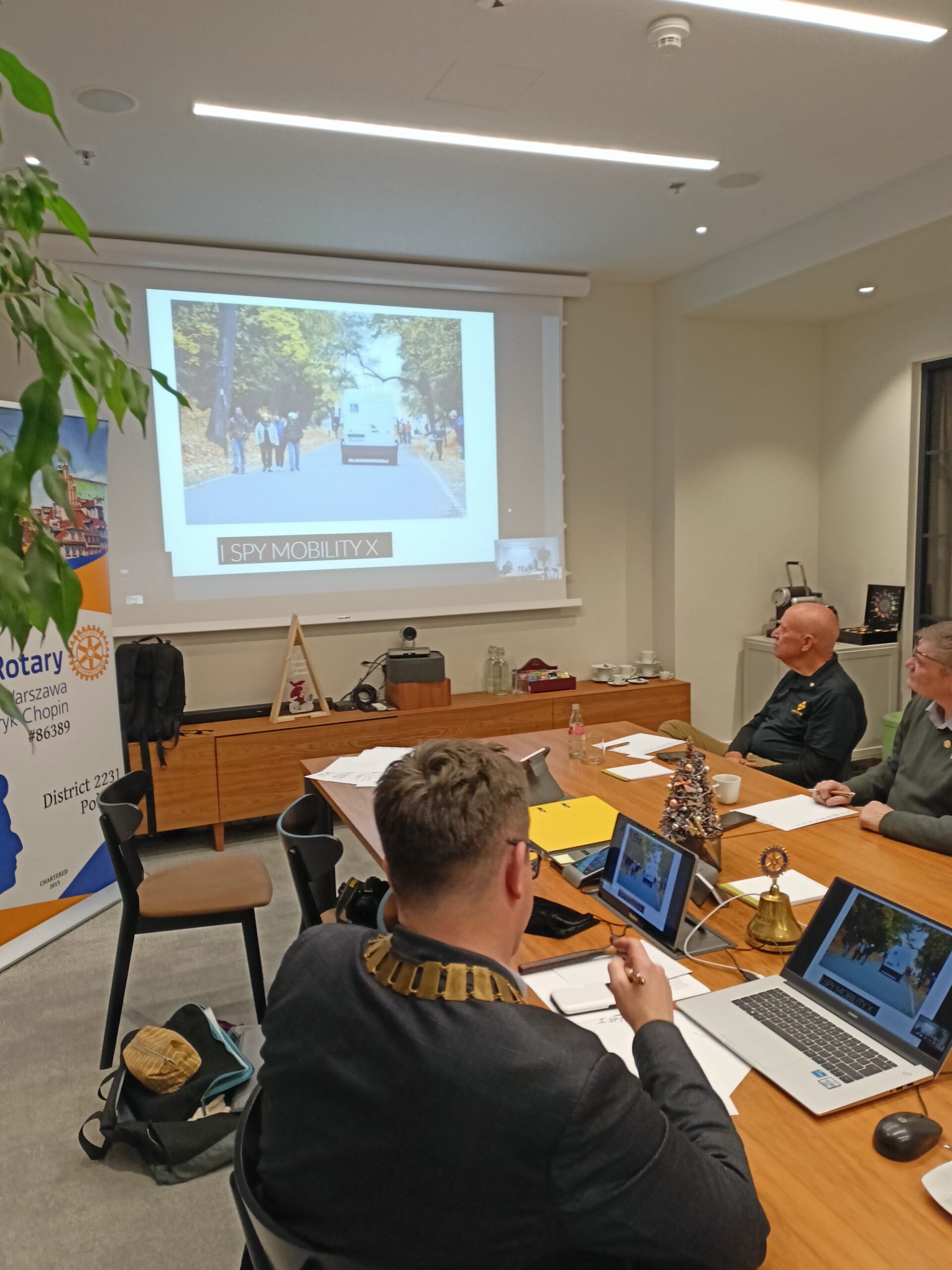Urban Mobility Workshop: Rotary Warszawa - Pedestrian Space