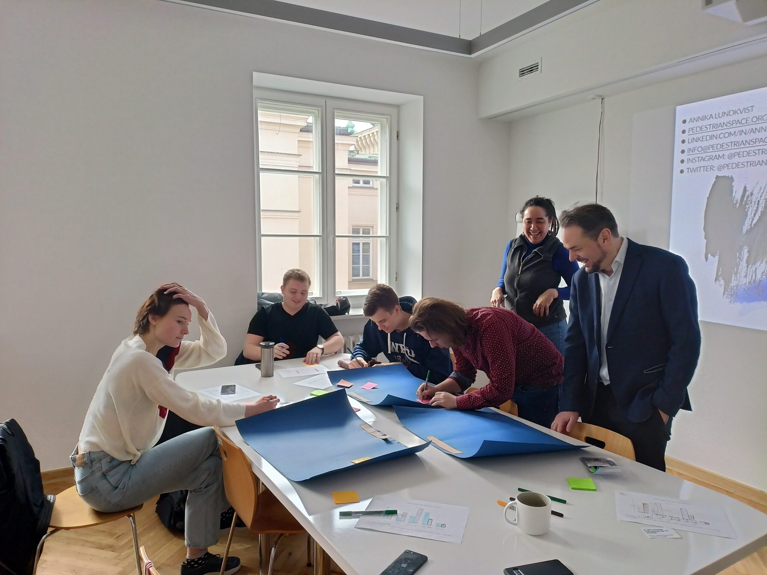 Urban Mobility Workshop: EUROREG, University of Warsaw - Pedestrian Space